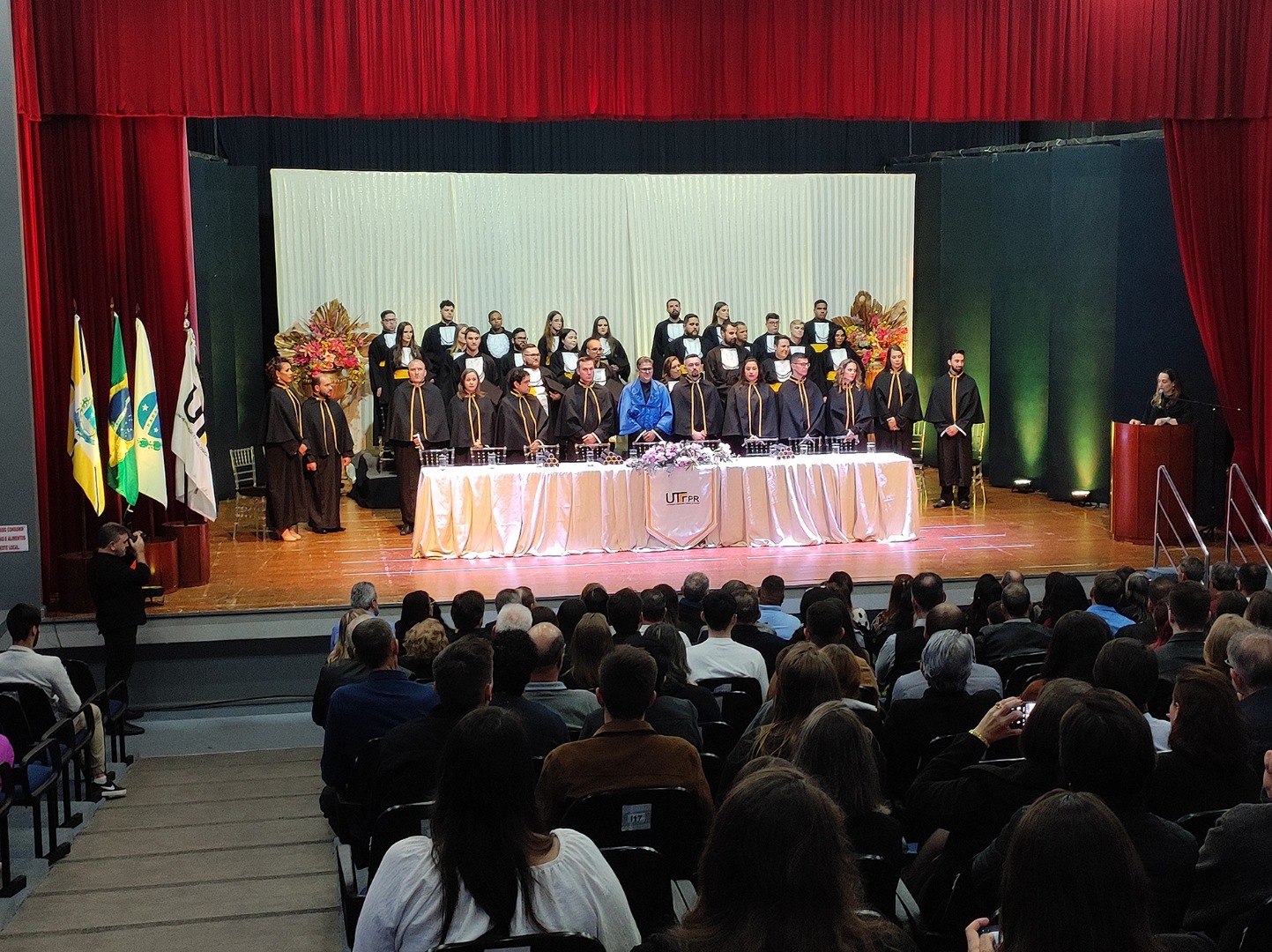 Utfpr Fb Realiza Colação De Grau Magna