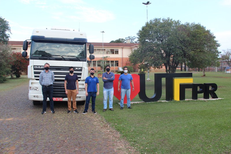 Projeto da UTFPR-PG recebe caminhão